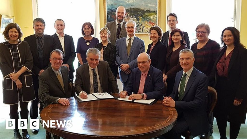 University of Birmingham forms Dublin links over Brexit - BBC News