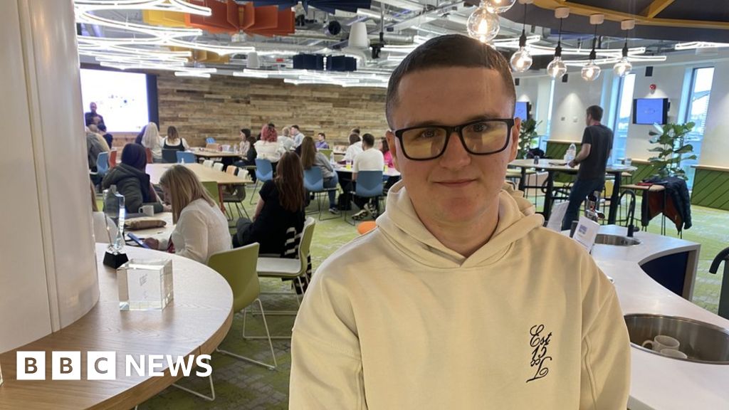 Newcastle event helps young cancer patients share their stories - BBC News