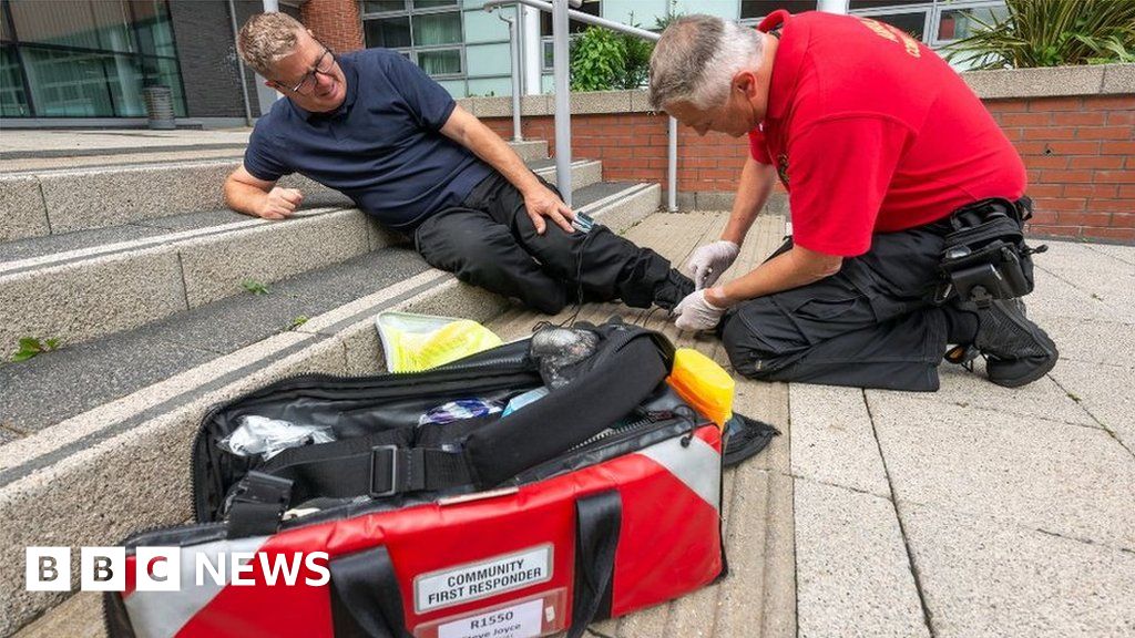 Secamb seeks Surrey and Sussex volunteer first responders