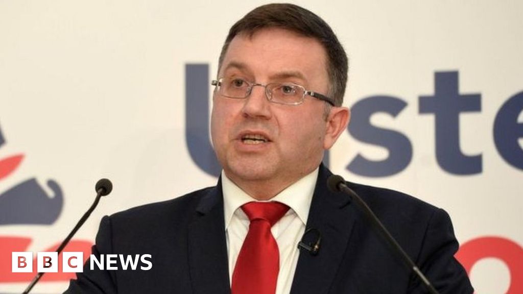 Robin Swann to step down as Ulster Unionist leader - BBC News