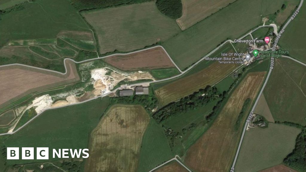 Isle of Wight: Cheverton Quarry could expand its mining reach - BBC News