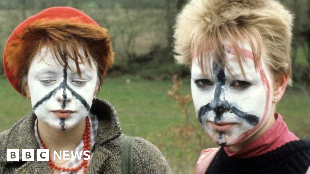 Greenham Common: The women who fought to ban the bomb - BBC News
