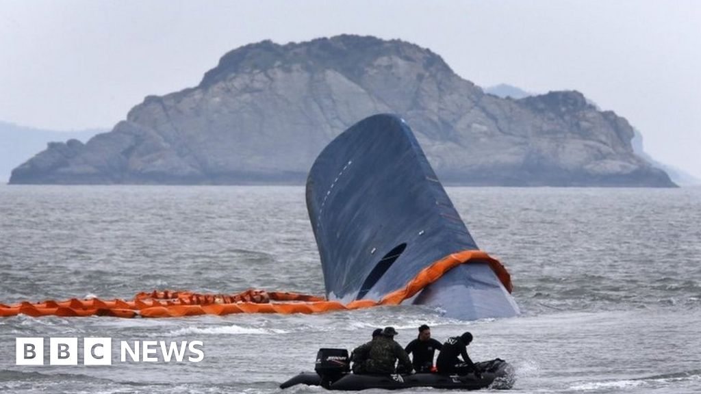 Sewol ferry: South Korea appoints China salvage consortium - BBC News