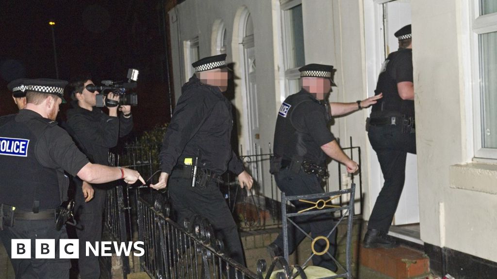 Nine arrested in north Liverpool money laundering raids - BBC News