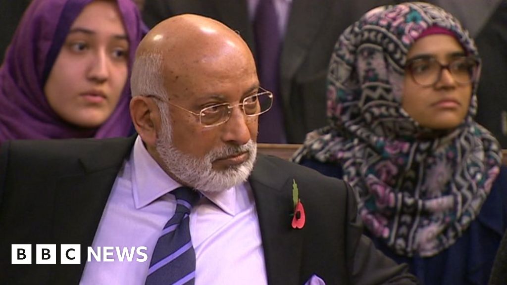 Muslims in Cardiff trying to 'overcome Islamophobia' - BBC News