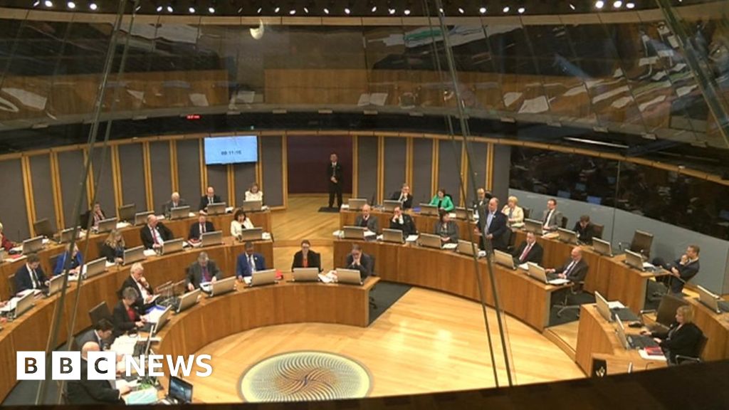 Welsh Assembly now fully-fledged parliament, Alun Cairns says - BBC News