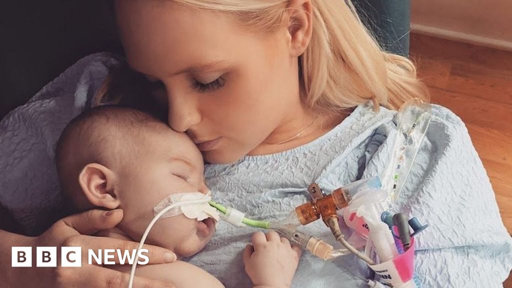 Poppy Harris: Milton Keynes coroner warns over forceps use - BBC News