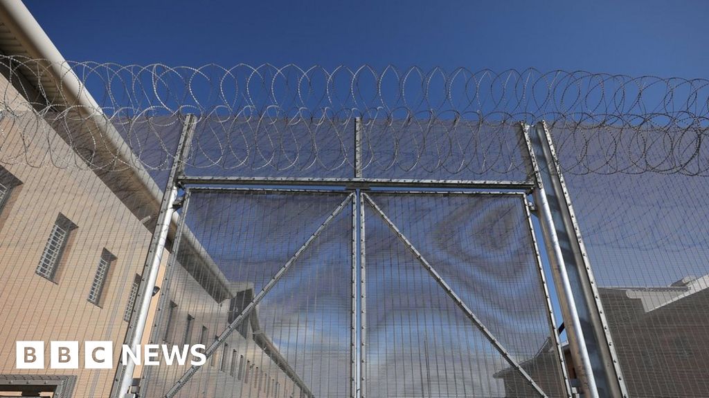 Call for Wales to have women's prison - BBC News