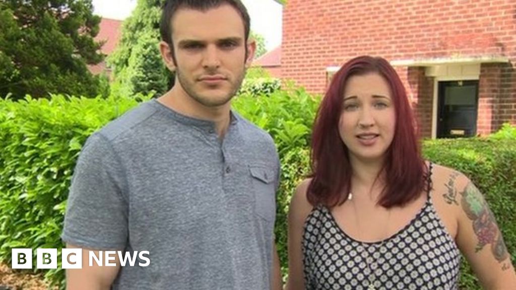 Tunisia Attack Gunman Killed 400 Yards From Uk Couple Bbc News