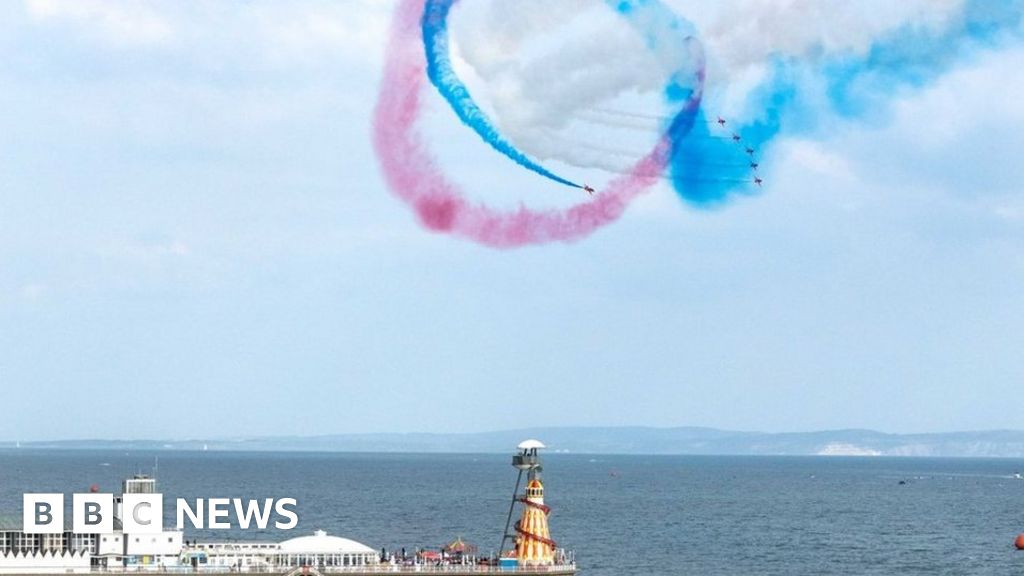 In pictures: Bournemouth Air Festival 2022 - BBC News