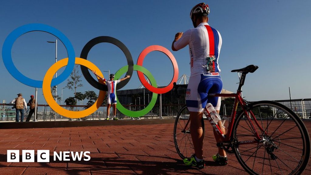 Rio Olympic spirit shines on social media - BBC News