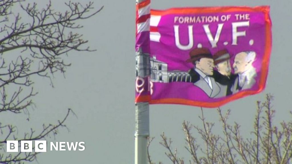 Police to meet groups over UVF flags in east Belfast - BBC News