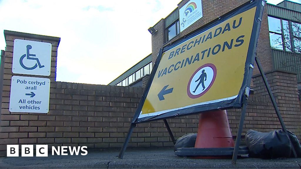 Booster vaccine: Walk-ins and appointments ‘all over the place’