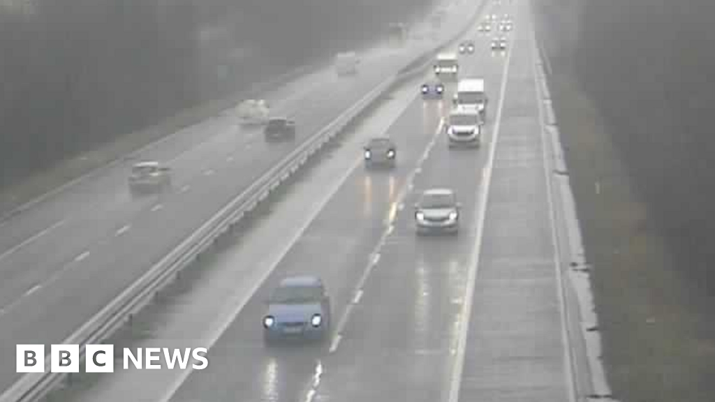 M32 traffic: Bristol motorway closed due to pothole 'safety risk' - BBC ...