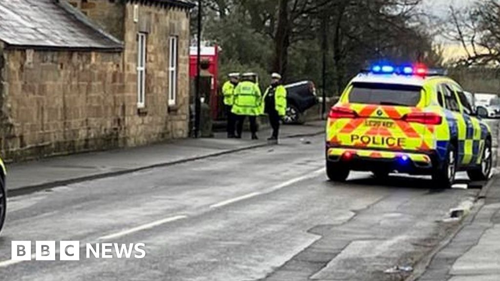 Man charged after two teenagers injured in Harrogate crash - BBC News