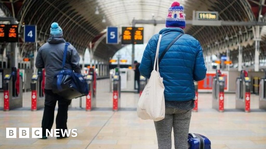 Train strikes disrupting weekend before Christmas - BBC News