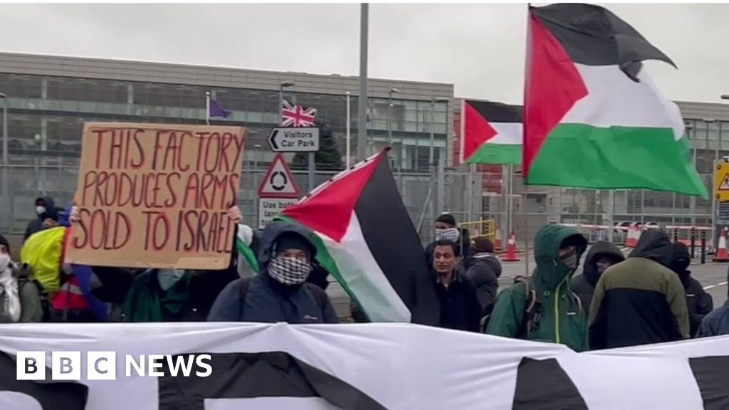 Gaza protesters block BAE Systems aerospace factory in Lancashire - BBC ...
