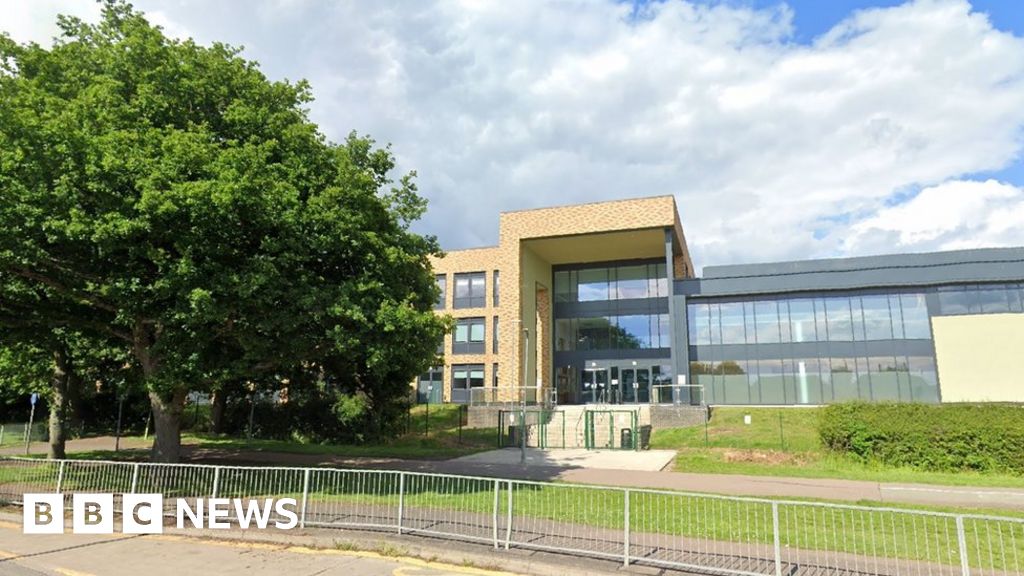 Teen arrested after Borehamwood school bomb hoax - BBC News