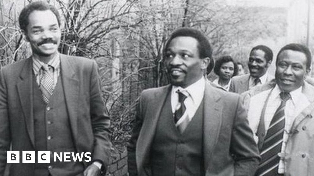 Bristol bus boycott leaders receive city's highest honour - BBC News