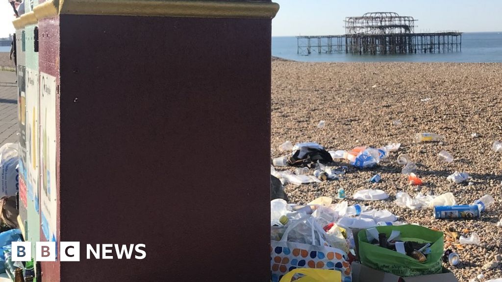 Brighton beachgoers dump 300 tonnes of rubbish since June - BBC News