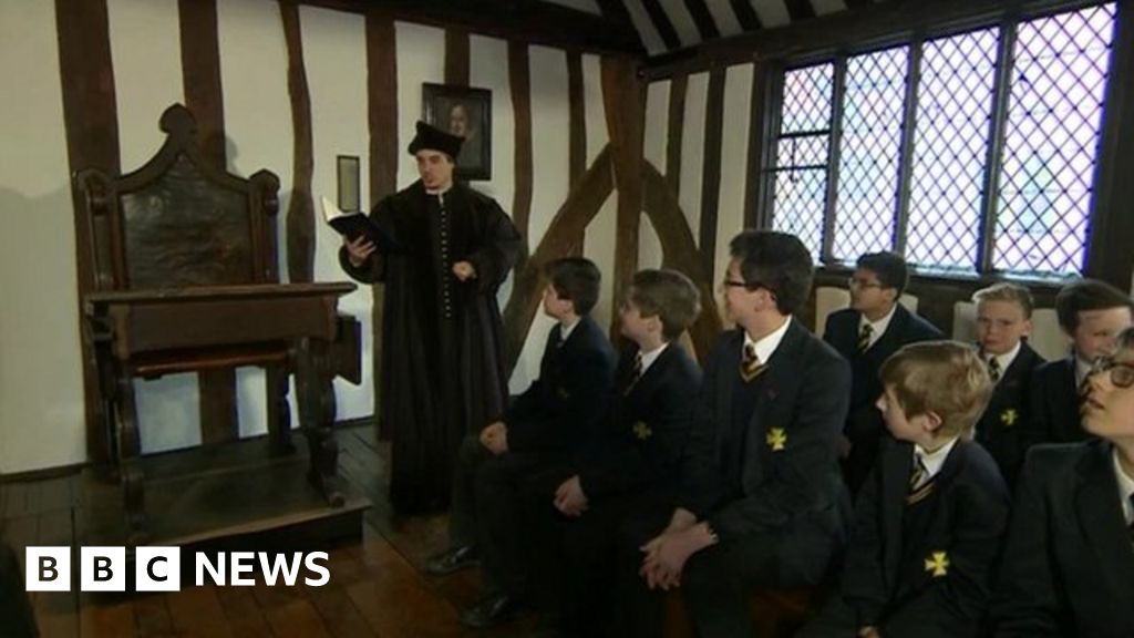 Shakespeare's classroom open to public for the first time - BBC News
