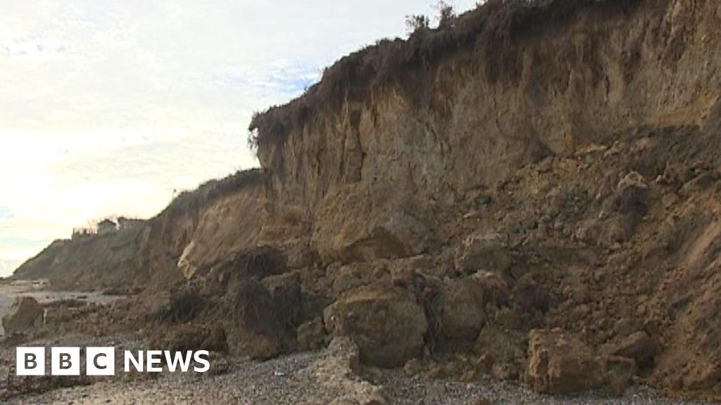 Collapsing cliffs: What causes them to crumble? - BBC News
