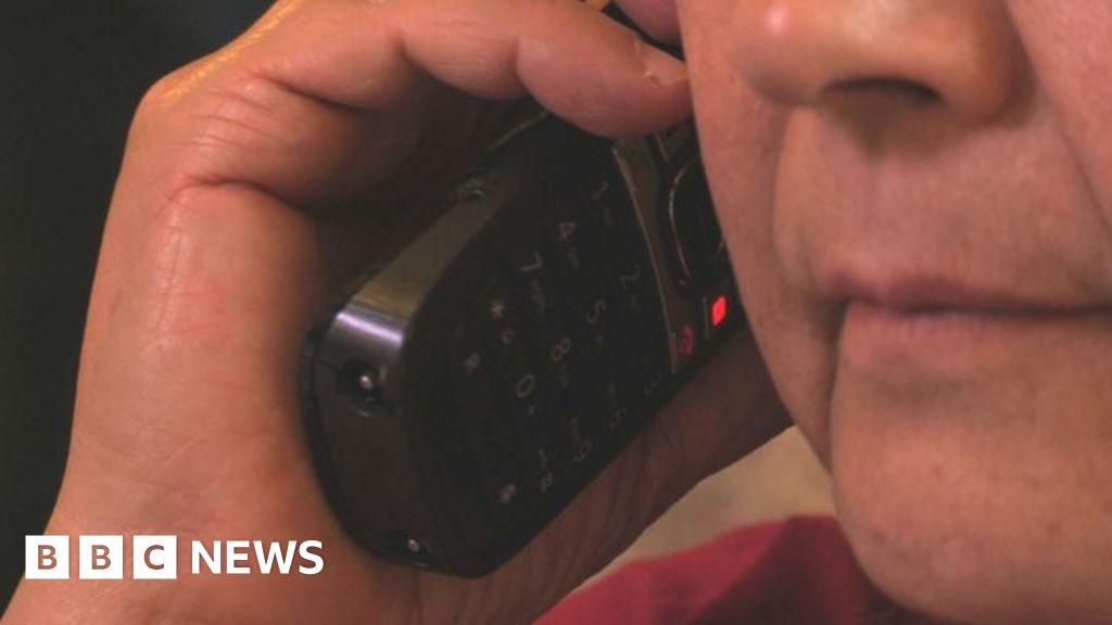 Money Box: Secret recording of bank fraud call - BBC News