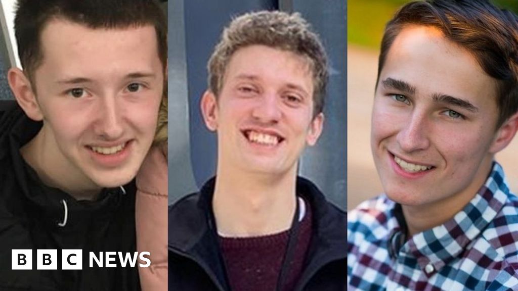 Coronavirus: Students return to socially-distanced university campuses