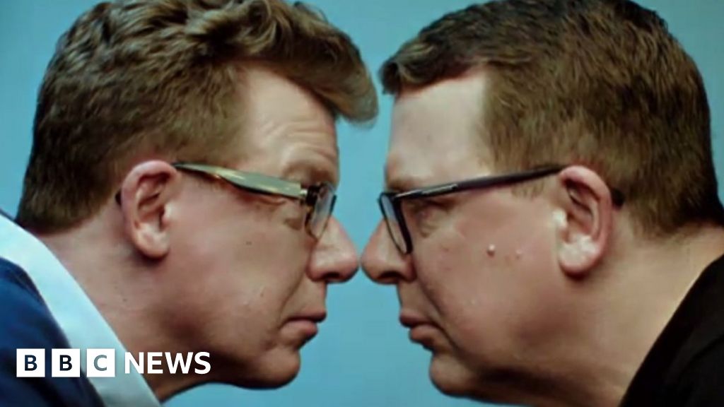 This is the story of 30 years of The Proclaimers - BBC News