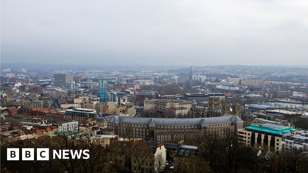 Bristol hum: Council investigates mystery noise - BBC News