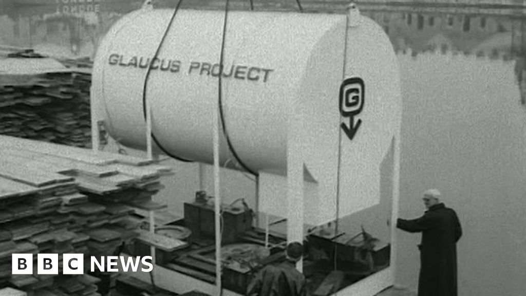 Glaucus: Divers' underwater living experiment - BBC News