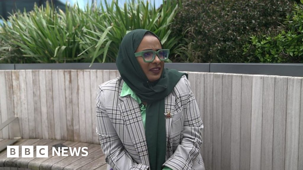Eid: Welsh Muslims discuss Ramadan in shadow of wars - BBC News