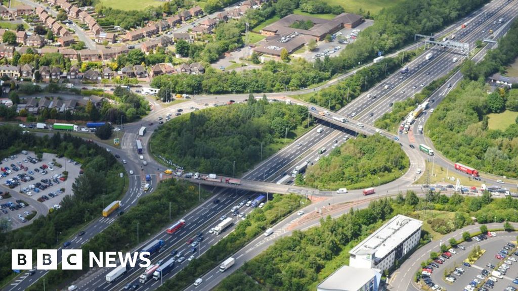 M6 junction 10 scheme to start in 2018 - BBC News