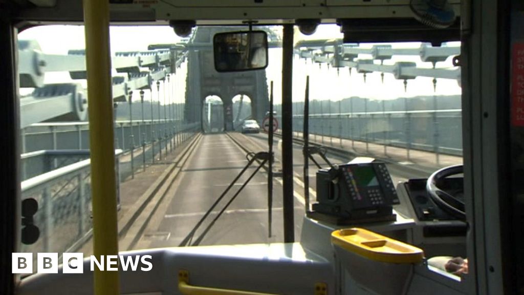 'Massive impact' if Menai Bridge bus service scrapped - BBC News