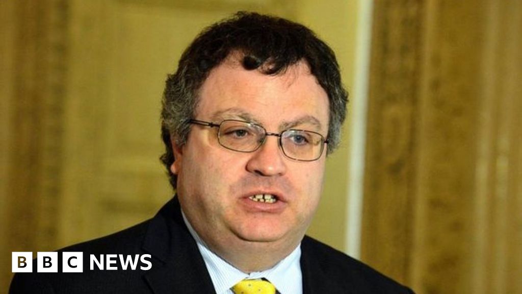 Stephen Farry is new deputy leader of Alliance Party - BBC News