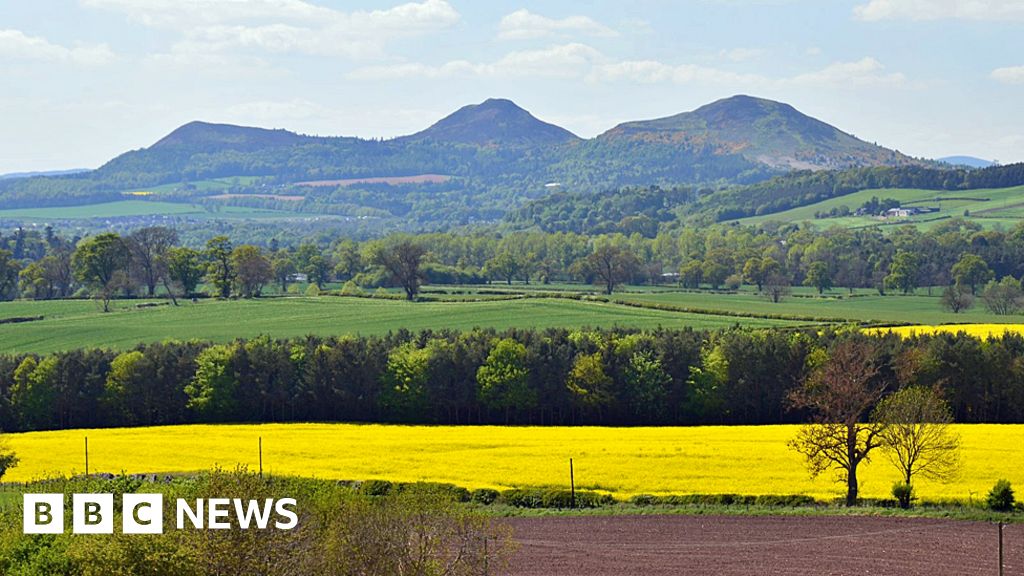 'Iconic' Eildon Hills path network upgrade completed - BBC News