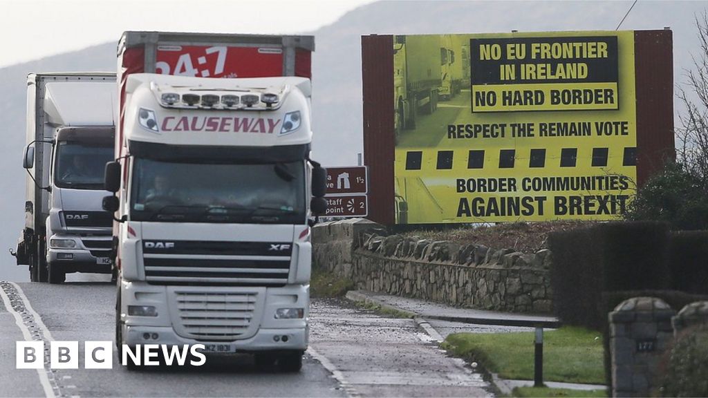 Police Federation: Hard Irish border 'puts PSNI at risk' - BBC News