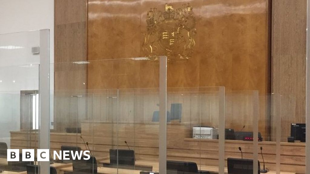 Covid: Manchester 'super' courtroom opens to tackle backlogs - BBC News