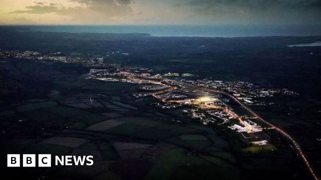 Government to pay for £47m road to 'new town' in Cornwall - BBC News