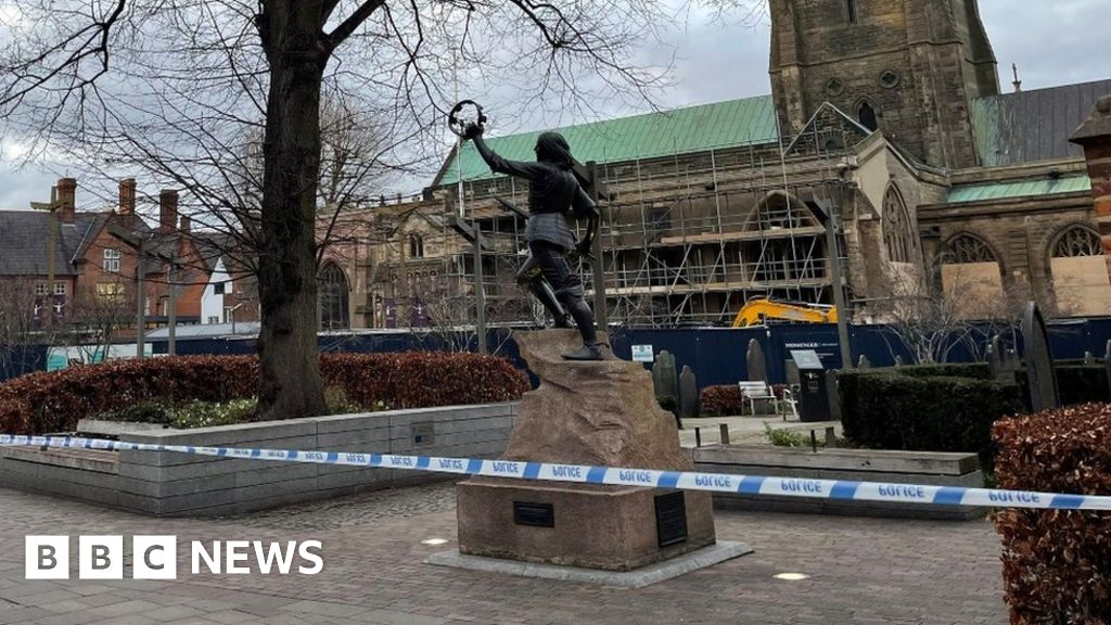 Police cordon in Leicester after woman reports sexual assault - BBC News