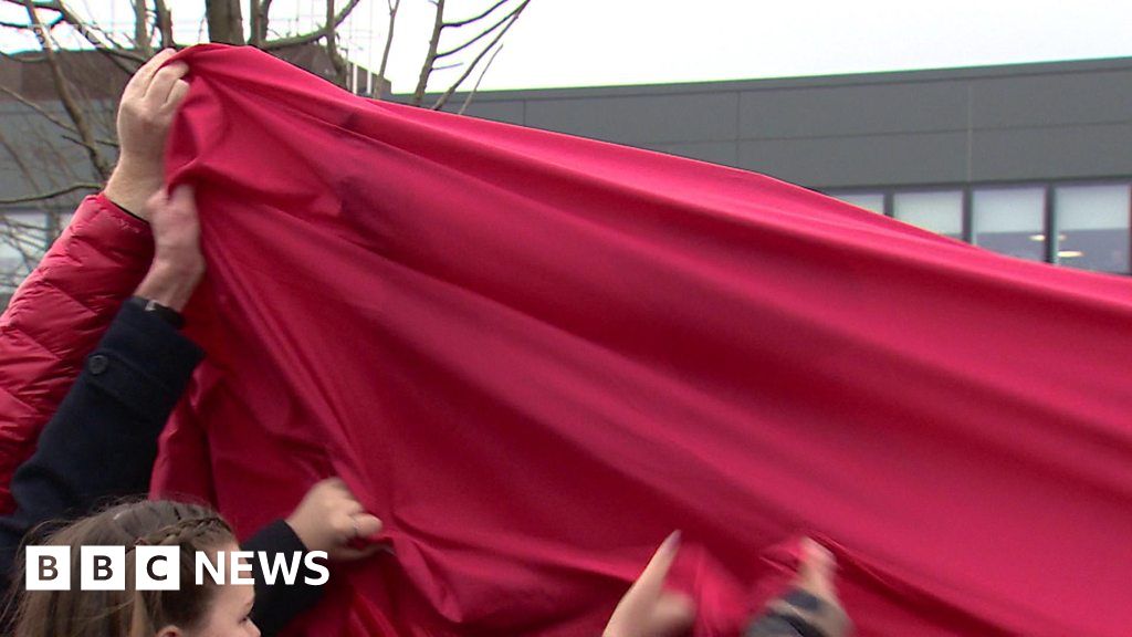 Statue of rent strikes campaigner Mary Barbour unveiled