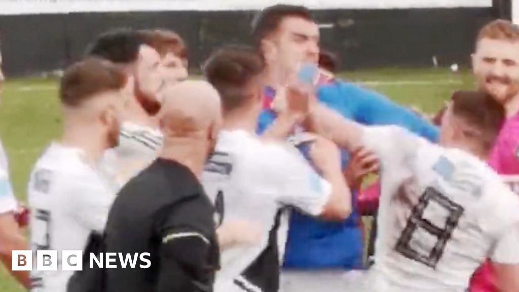 Rhyl v Bangor: Seven red cards given in football mass brawl - BBC News