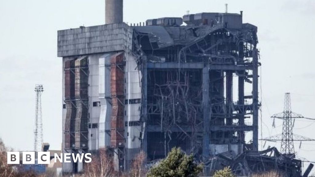 Didcot Power Station collapse: Rescue attempts criticised - BBC News