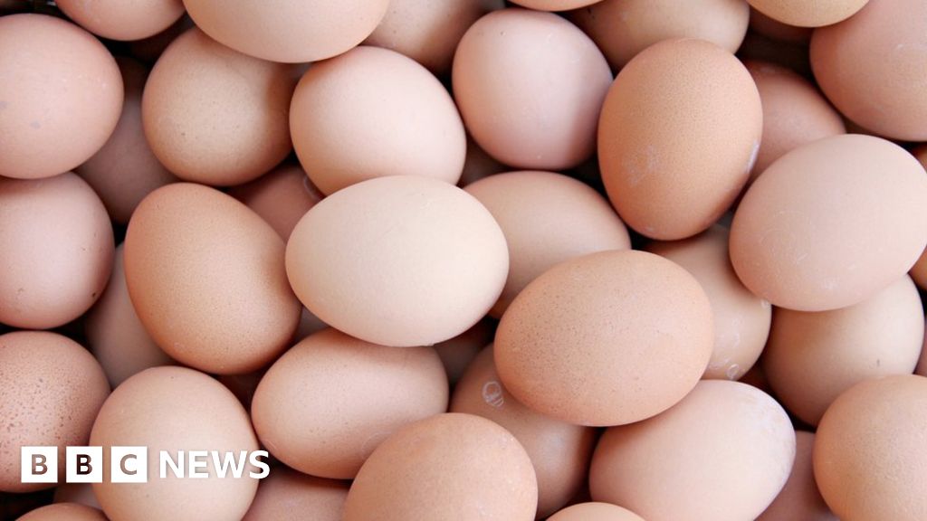 Eggs scandal: 700,000 sent to UK but risk is 'unlikely' - BBC News