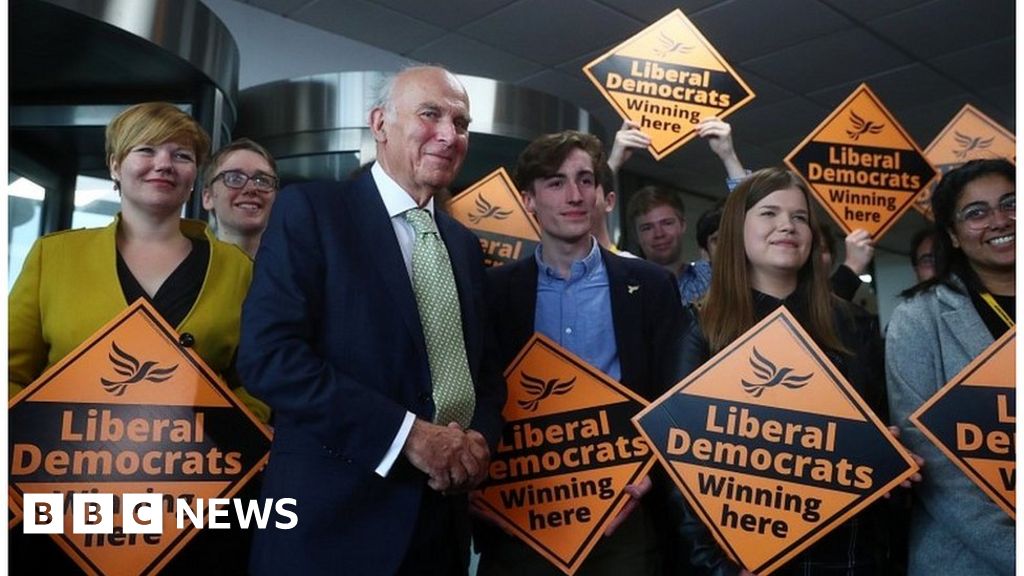 Liberal Democrats to cut HQ staff to 'focus on campaigns' - BBC News