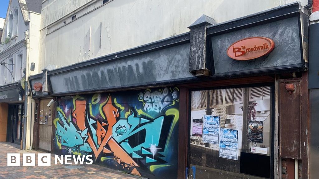 Swindon Broadwalk bar to become shops and flats