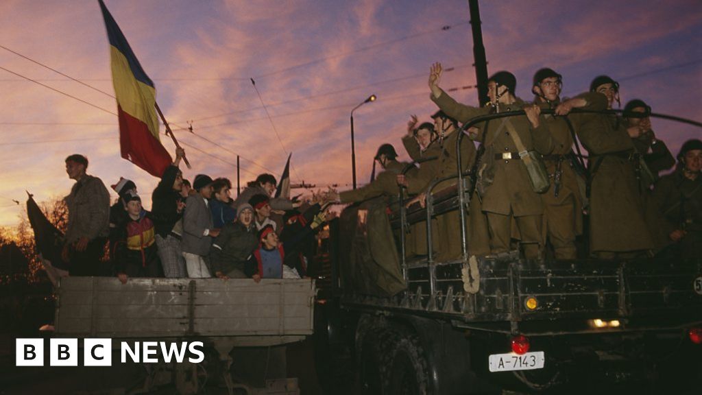 Fall of Ceaușescu: When Romanians stood up to tyranny - BBC News