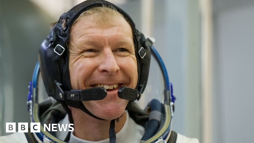 Tim Peake: Twitter looks ahead to UK astronaut's lift-off - BBC News
