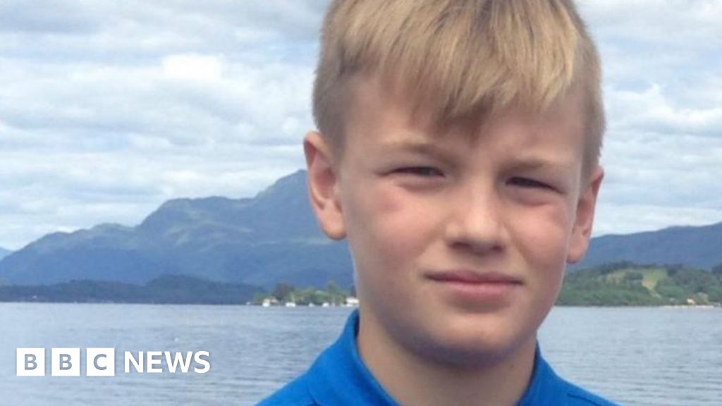 Separated in care: 'I needed to protect my brother' - BBC News