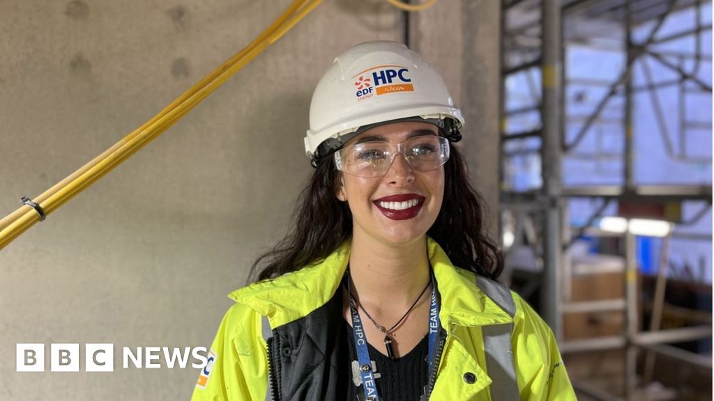 Hinkley C: Somerset apprentices' joy at nuclear jobs - BBC News